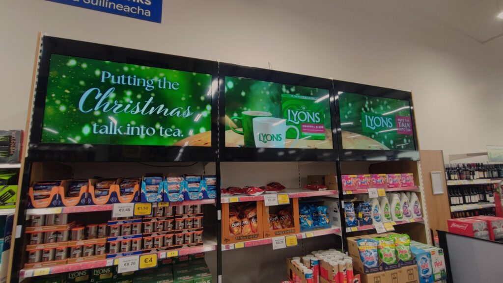 The psychology of color in outdoor advertising: Choosing 4 colors ...