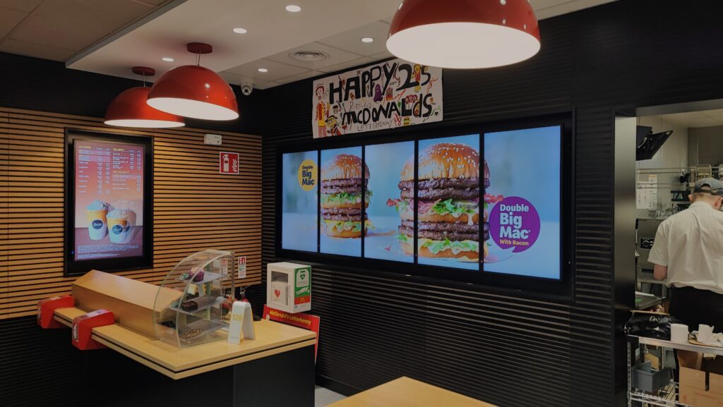 Digital Signage Solutions - 10 practical tips for implementing - Advision